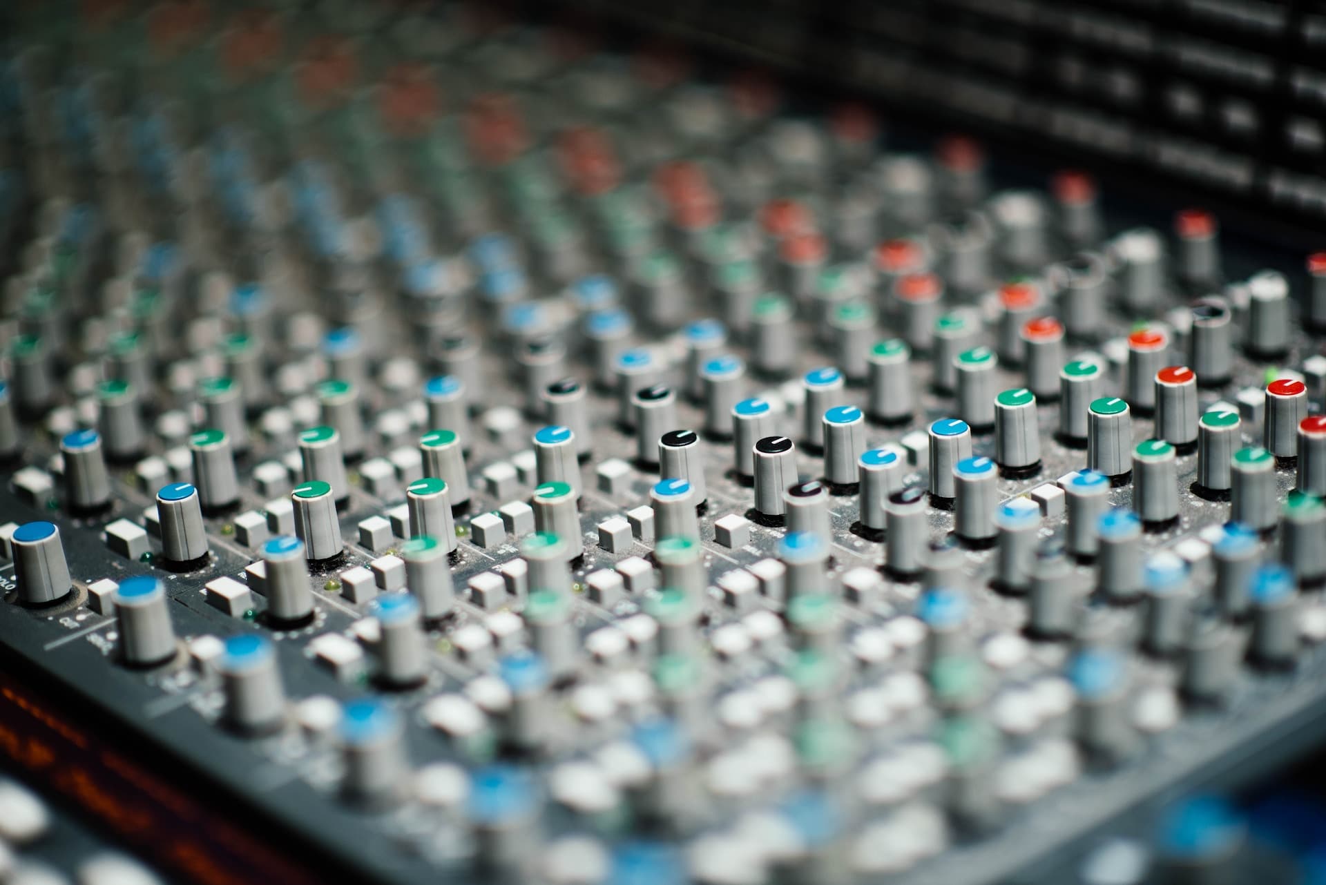 10 Tips to learn how to EQ